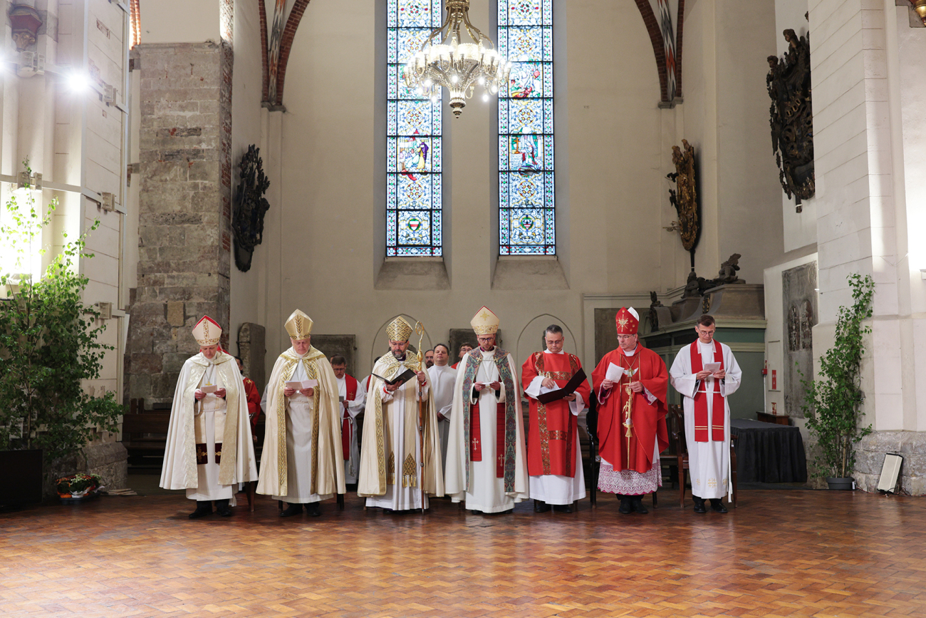 Par jauno luterāņu baznīcas arhibīskapu kļūst Rinalds Grants ...