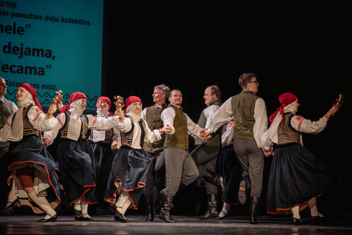 Deju kolektīvs “Mēmele” skatītājus aicina uz tradicionālo sadanci ...